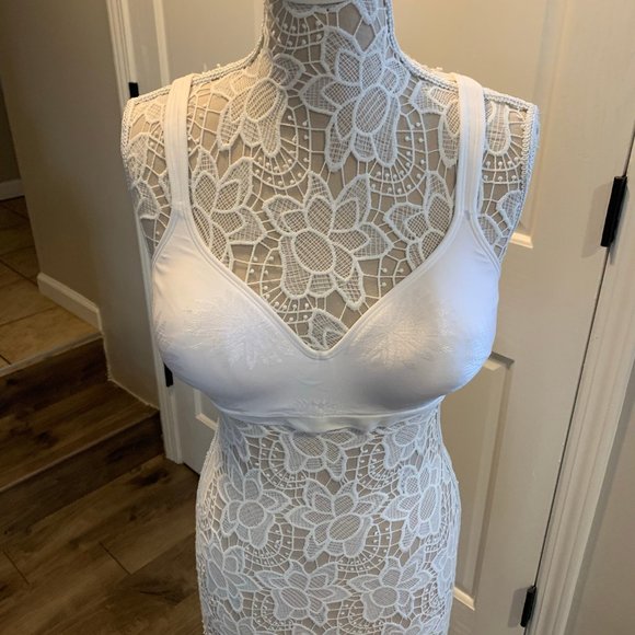 Bali | Intimates & Sleepwear | Bali White Floral Full Coverage Bra Size ...